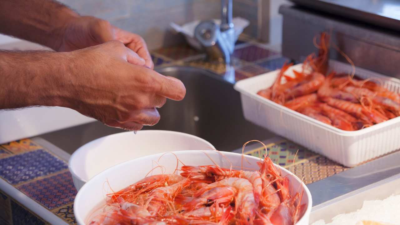 How to Clean Prawns in Under 5 Minutes