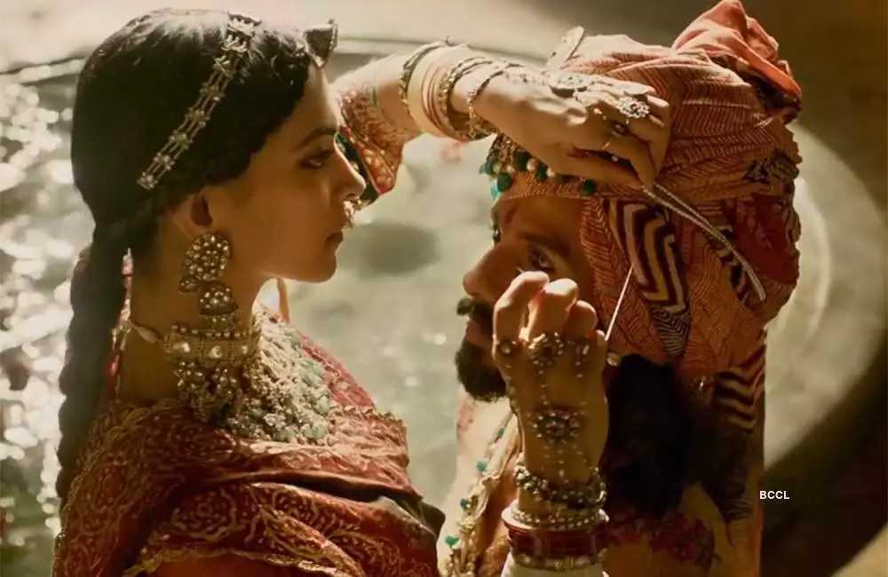 Padmaavat 2018 : Cast, Crew, Plot, Release, Reviews, Facts, News and More