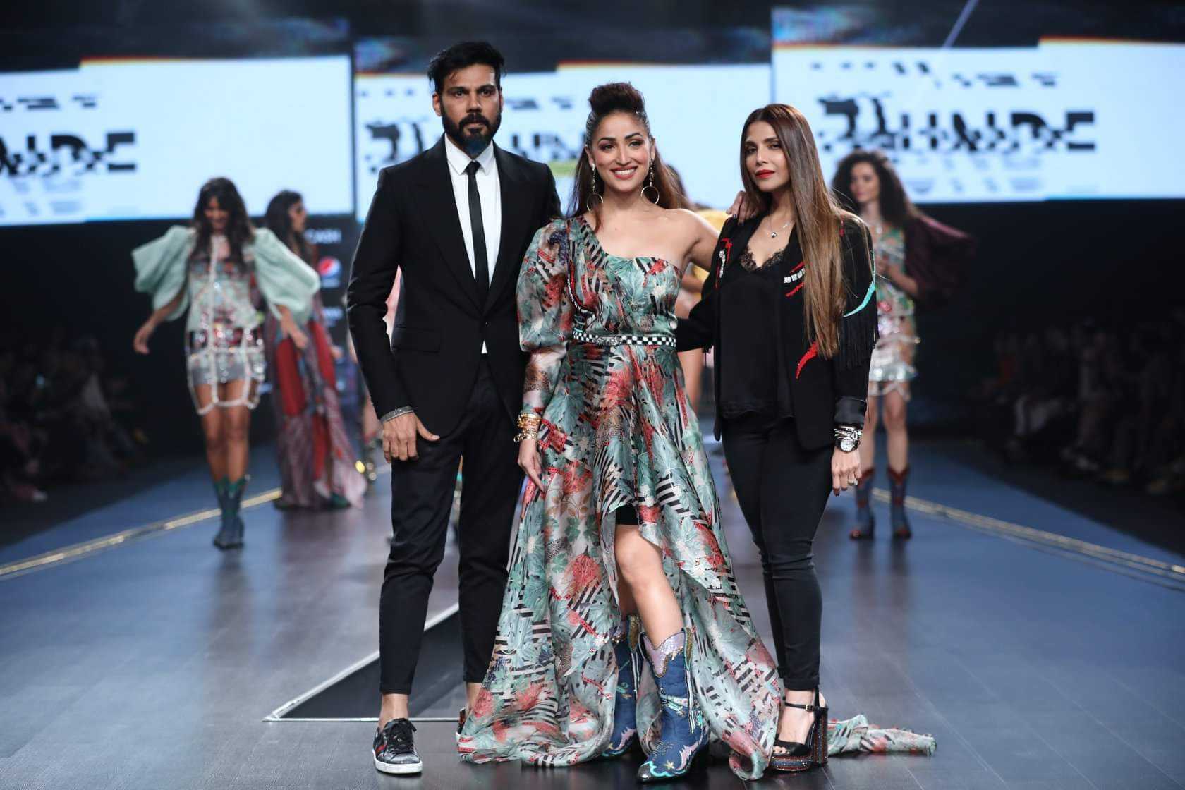 blog falguni shane peacocks comeback to new york fashion week | Tring India