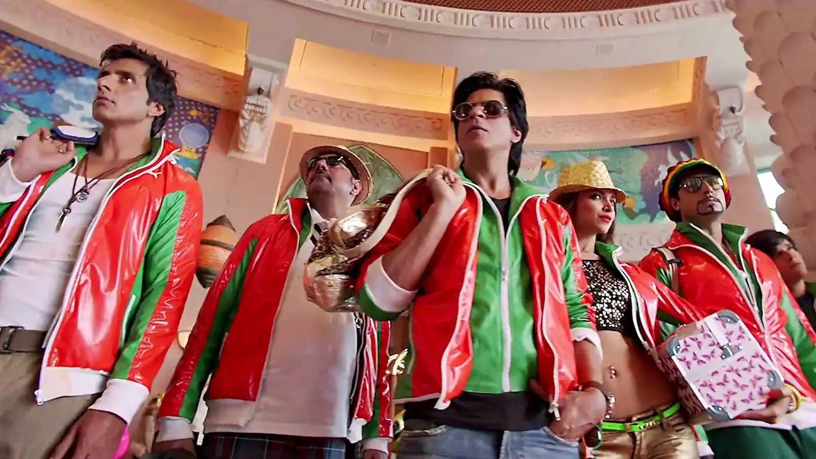 Happy New Year 2014 - Plot, Songs, Cast, Reviews, Trailer and More