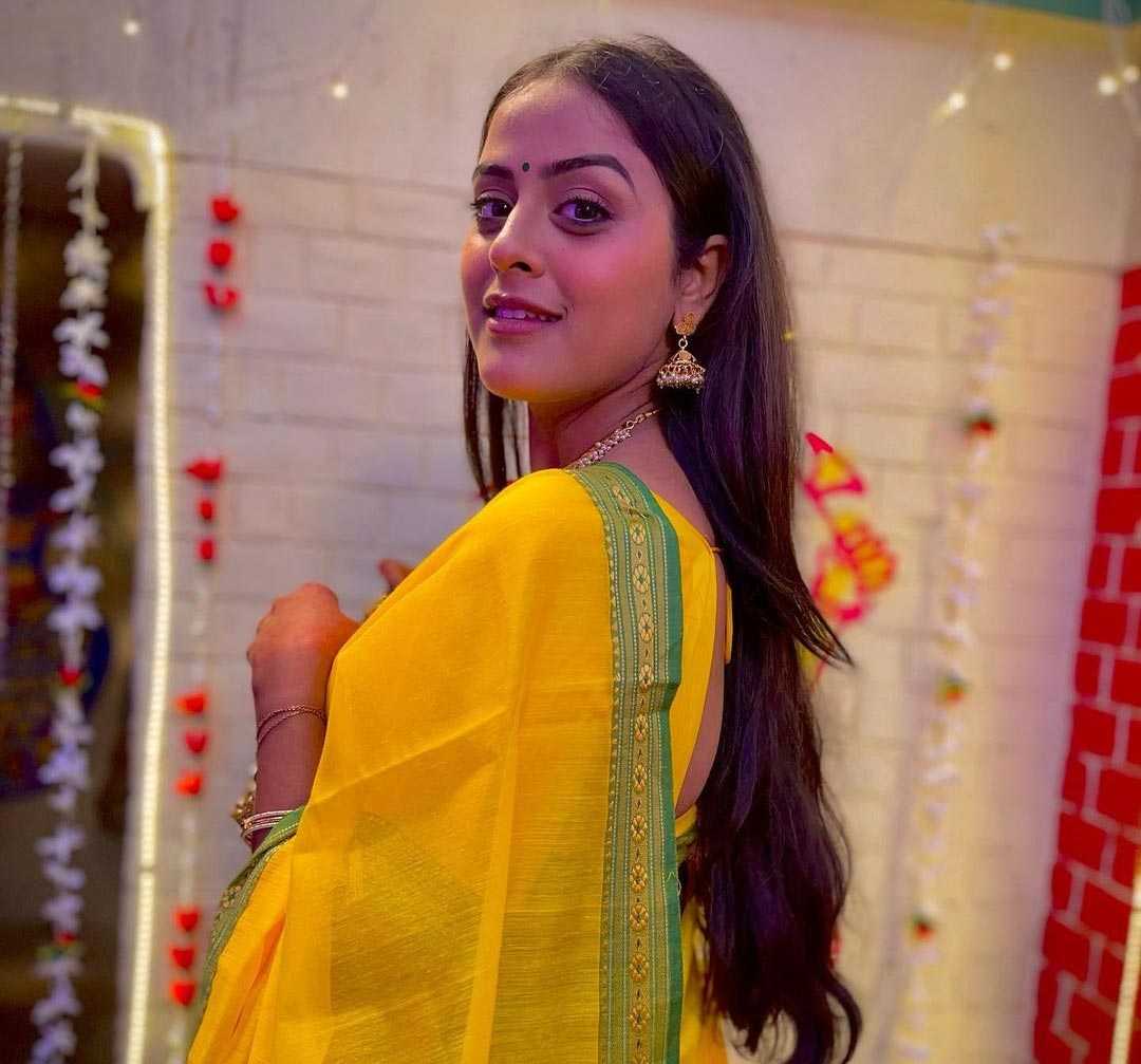 Yamini Singh - Best Movies, Age, Family, Career, Awards.