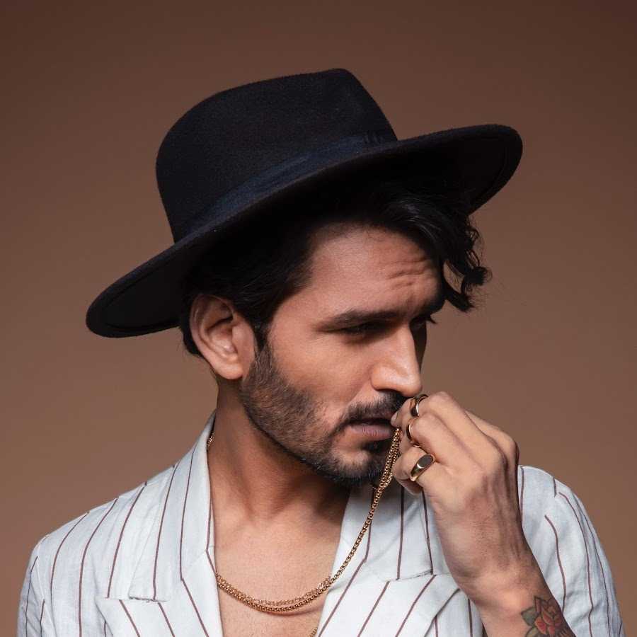 Gajendra Verma - Best Songs, Age, Career, Family