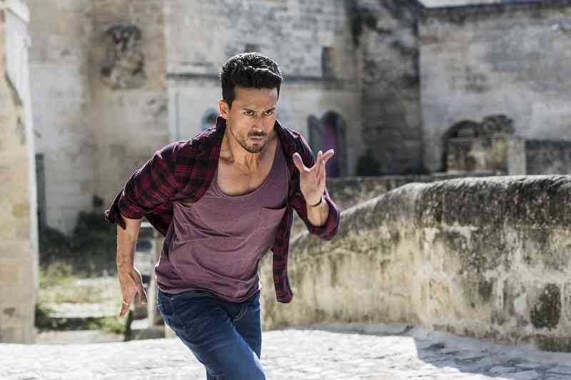 War 2019 - Plot, Songs, Cast, Reviews, Trailer and More