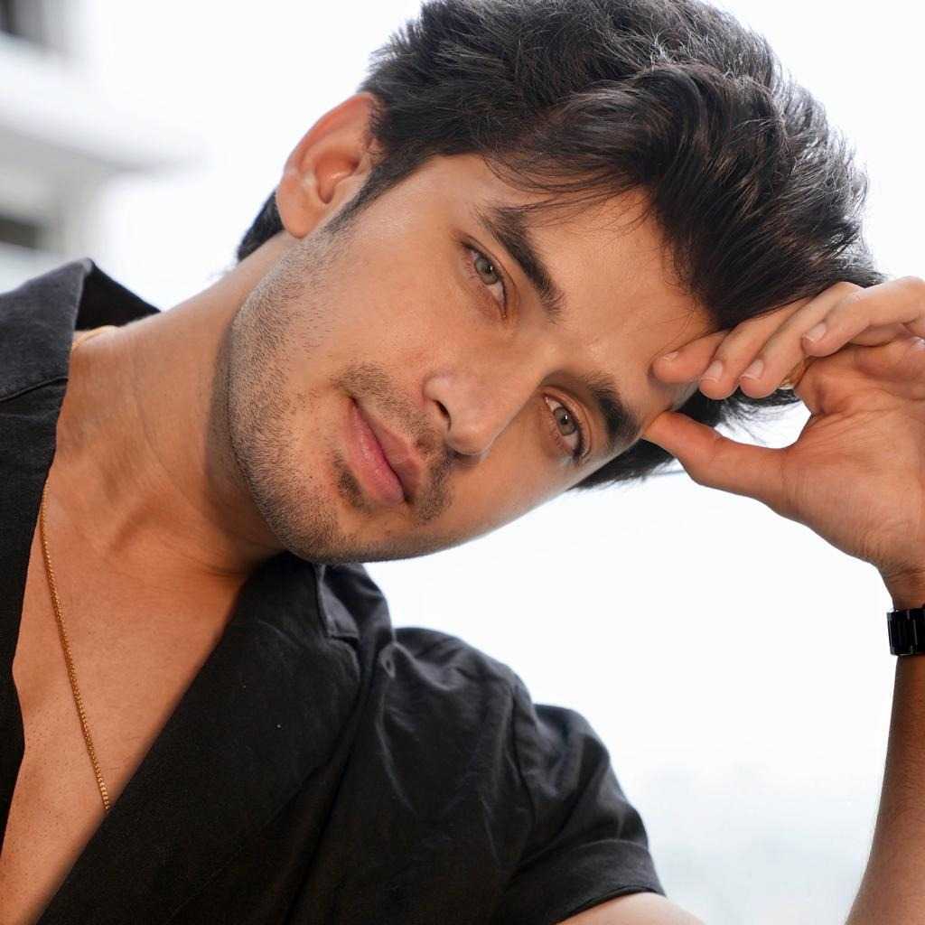 Paras Kalnawat - Best TV Shows, Career, Age, Birthday, Net Worth