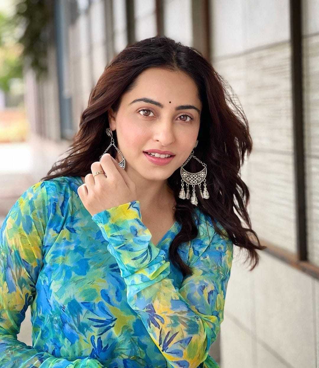 Niyati Fatnani - Career, Age, Height, Biography, Relationship, Family