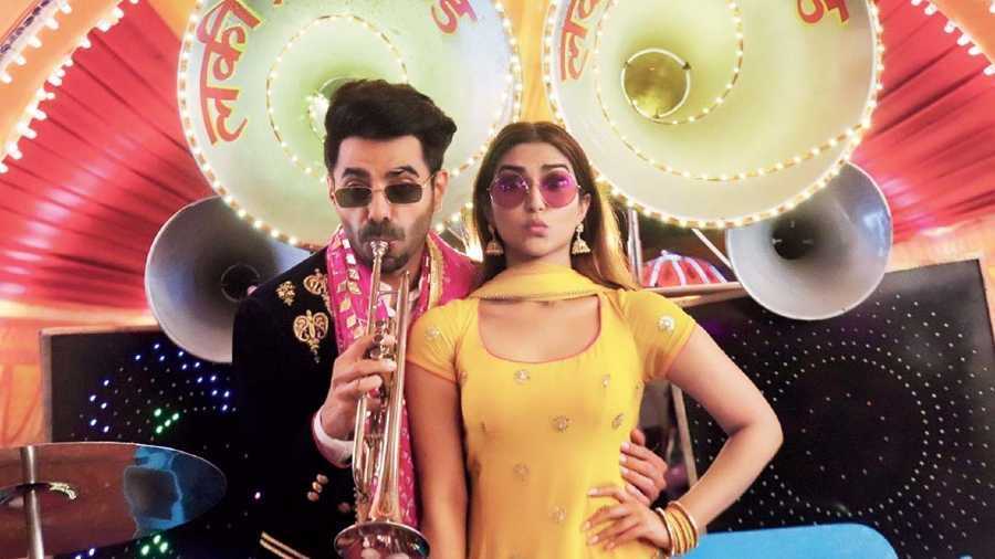 Pranutan Bahl - Best Movies, Career, Age, Birthday, Net Worth