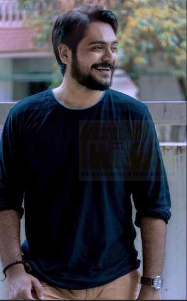 Hridayam 2022: Story, Cast, Review, OTT, and More.