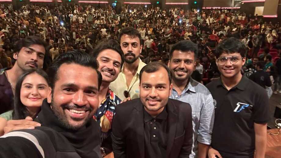 Physics Wallah - Cast, Crew, Reviews, Plot
