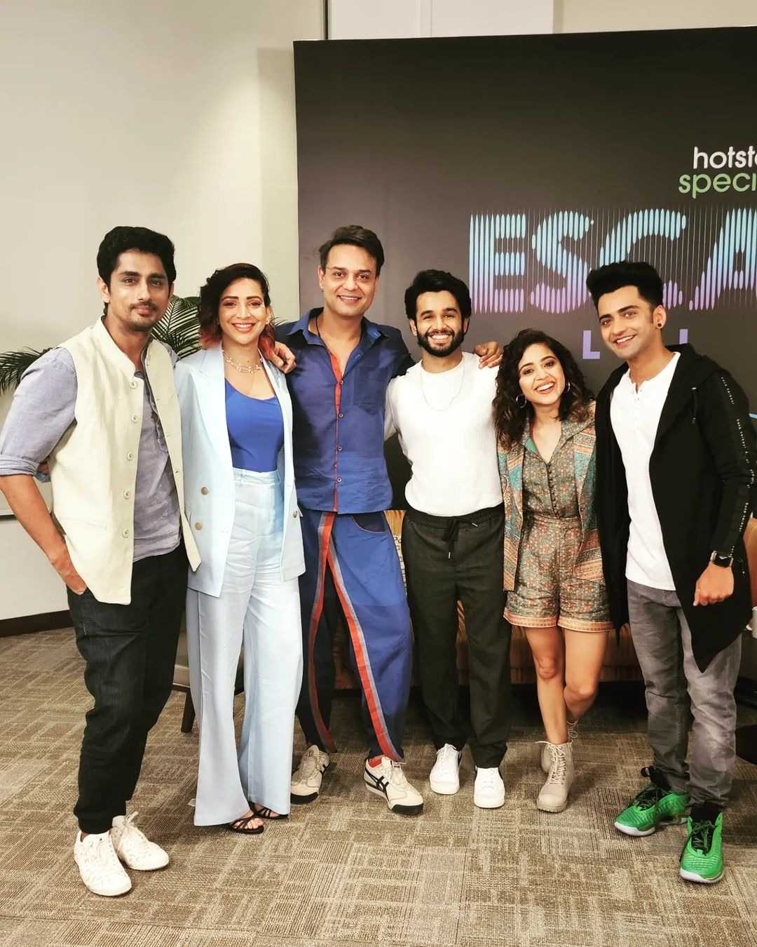 Escaype Live| Web Series, Cast, Episodes, Review