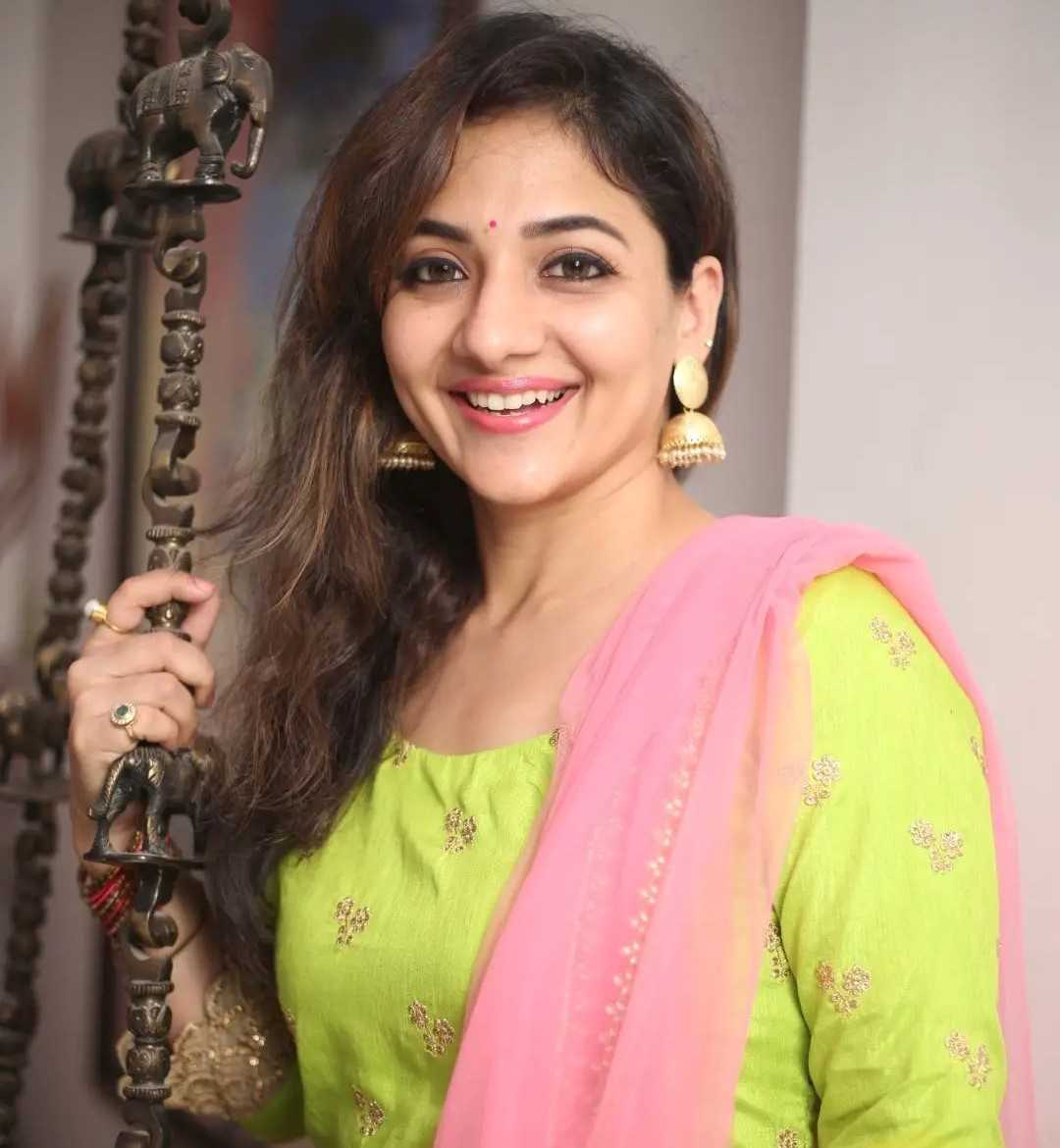 Priya Prince Actor Birthday Height Husband Movies Debut