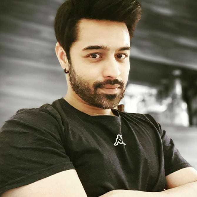 Giriraj Kabra Actor | Biography Birthday Age