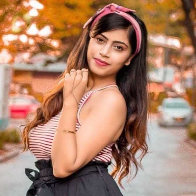 Ayushi Dixit Blogs | Biography Content Creator