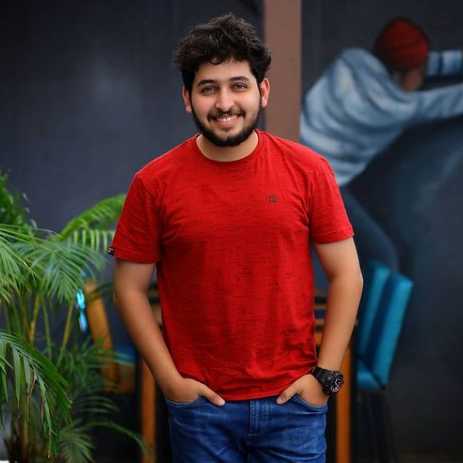 Tejas Barve with actor-Birthday Age Girlfriend Biography