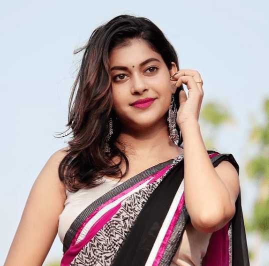 Cookie Swain Model - Birthday,Age,Husband,Biography