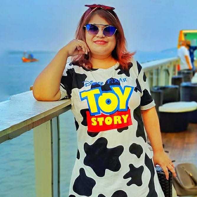 Mona Roy Content Creator Blogger Influencer | Biography Career Brand
