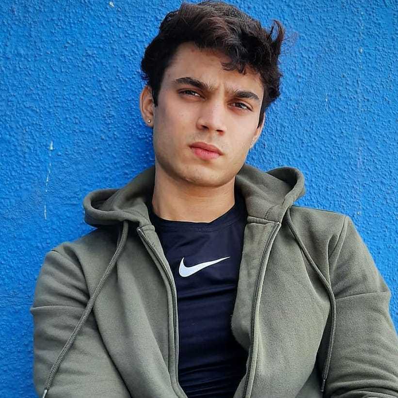 Arya Talwalkar Model - Birthday,Age,Girlfriend,Biography