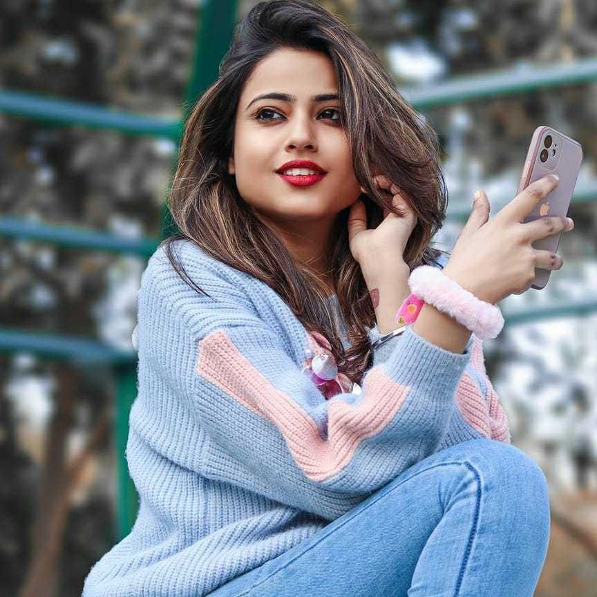 Nishu Tiwari Youtuber Biography Photos Age Family Birthday