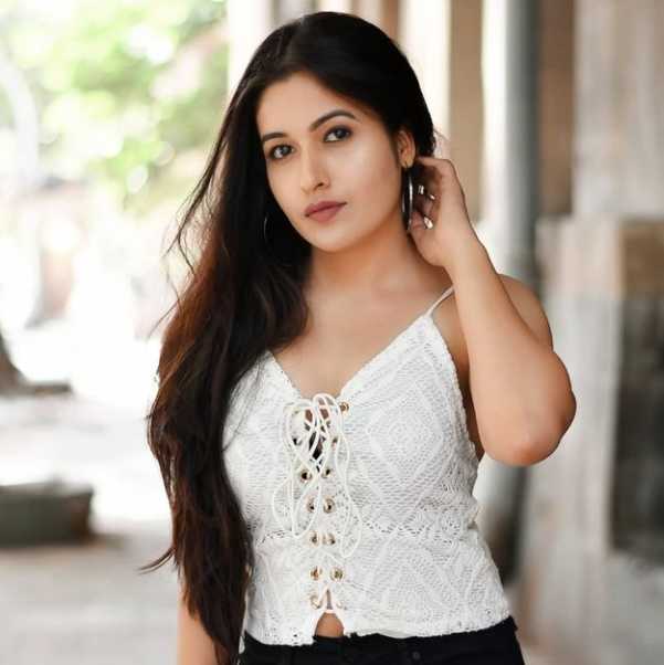 Ritu Chauhan Influencer - Birthday,Age,Husband,Biography