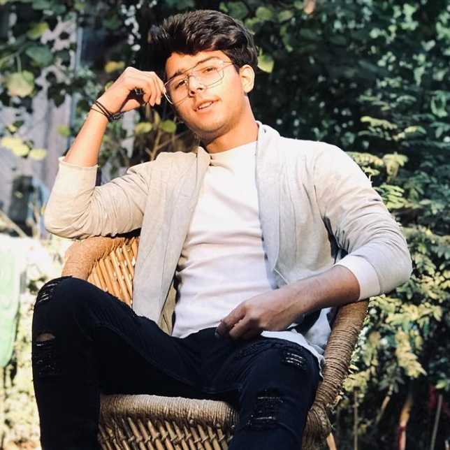 Grover Content Creator | Biography Influencer Career