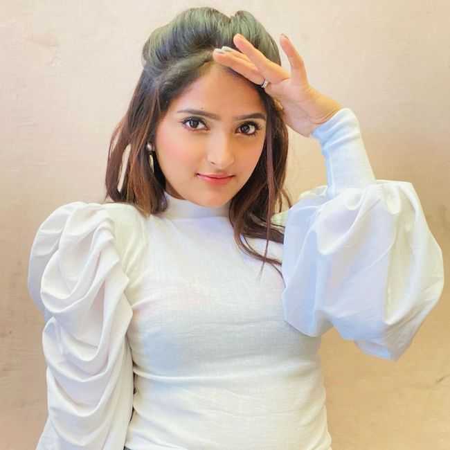 Moni Yadav Content Creator | Biography Influencer