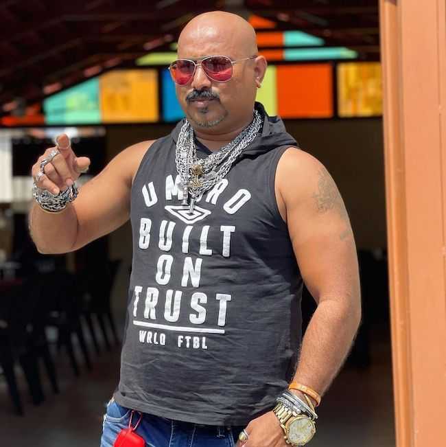 Ulhas Kamathe Youtuber Wife, Family, Biography, Birthday