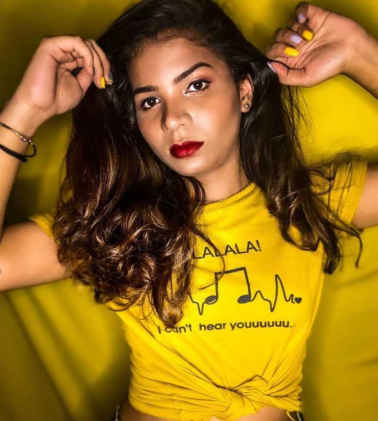 Neha Singh Blogger Age, Photos, Biography, Boyfriend, Family