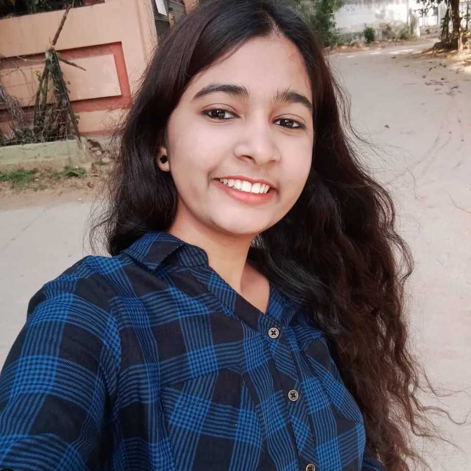 Ayesha Blogger Photos, Age, Husband, Birthday, Date of Birth