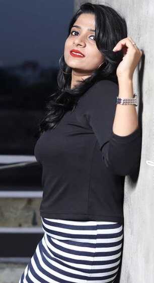 Anshika Gupta, Blogger | Motherhood Fashion Beauty Content