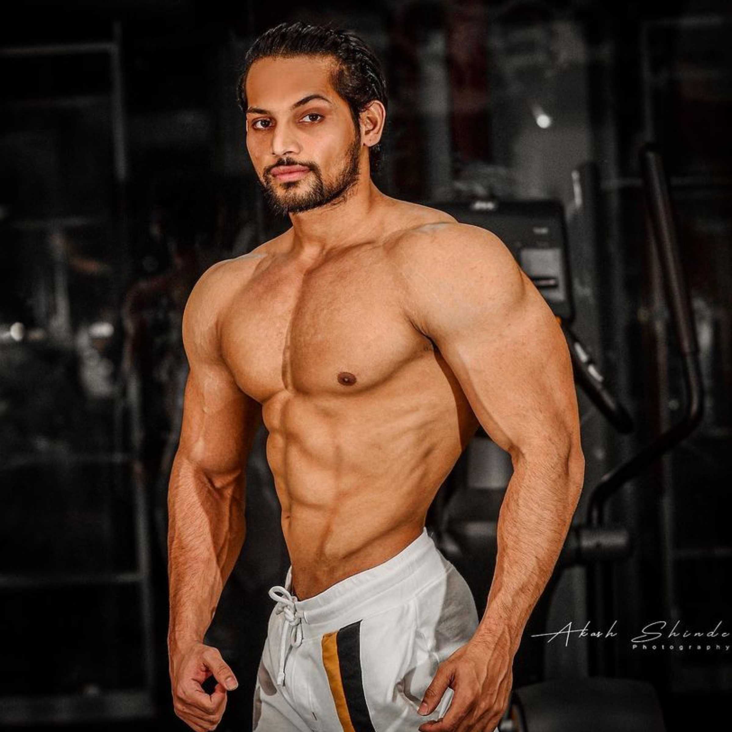 Adnan Shaikh Model Biography Influencer Career 