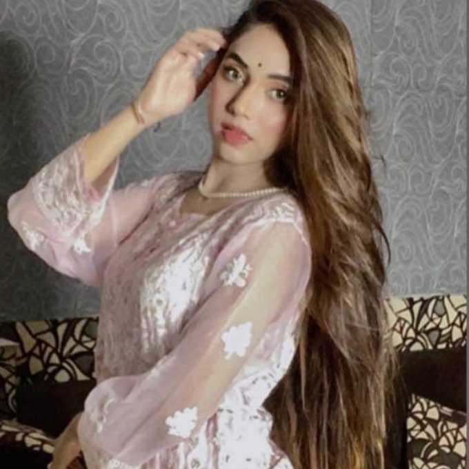 Apoorva Tripathi, Influencer | Beauty Fashion Travel Content