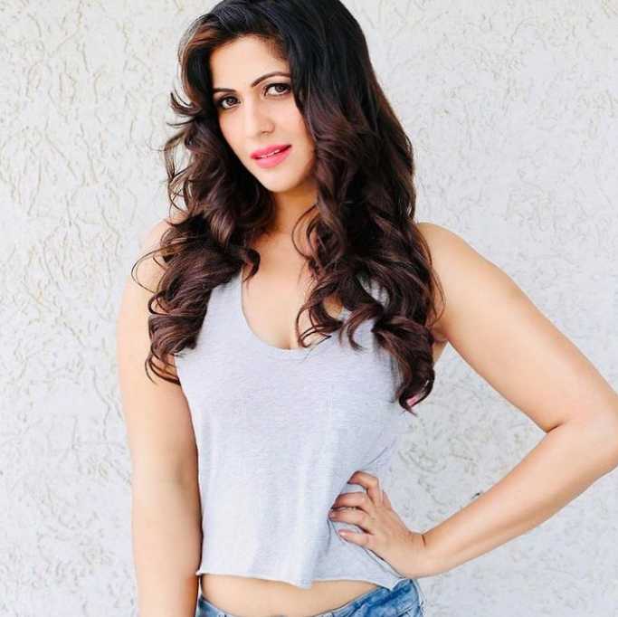 Jonita Doda Model - Birthday Age Boyfriend Biography