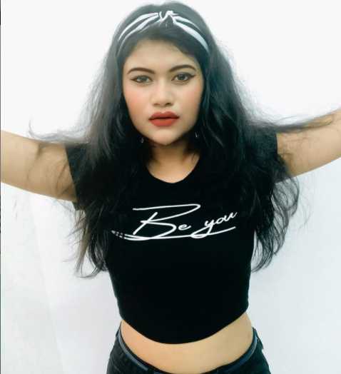 Rashi Mittal, Influencer | Fashion Beauty Travel Brand