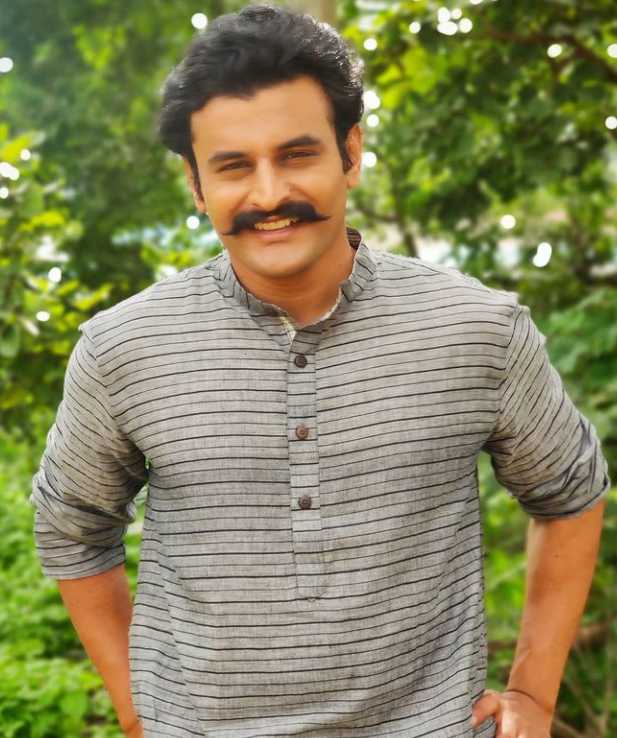 Sumeet Pusavale Actor Birthday Biography Age Place Wife