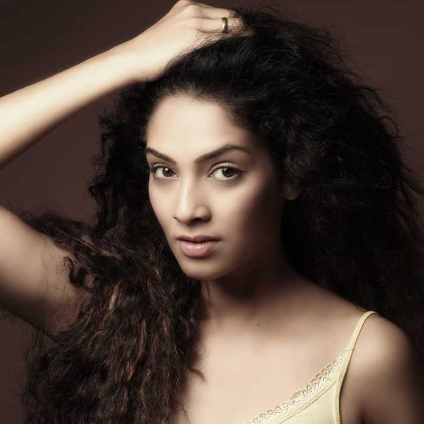 Hritu Dudani Smith Model - Birthday,Age,Husband,Biography