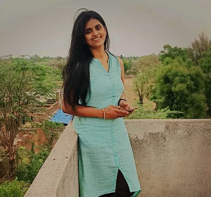 Diya Kumawat Content Creator Influencer Hairstylist | Biography Career ...