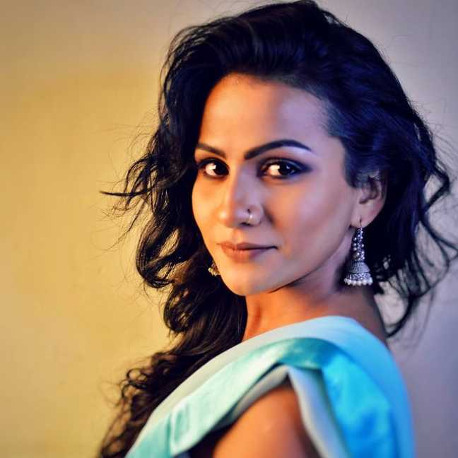 Suvedha Desai Biography Birthday Place Photos Videos | Tring India