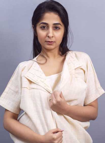 Ayushi Bhatia Entertainer-Birthday,Age,Boyfriend,Biography