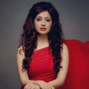 Gurleen Chopra Movie Star Age, Biography, Photos, Date of Birth, Husband