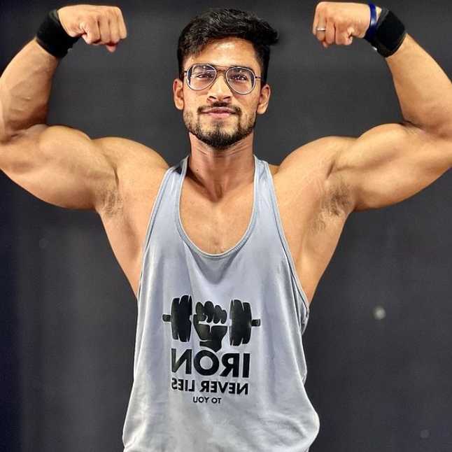 Akshat Mathur Fitness Influencer Content Creator Age Birthday