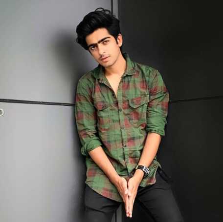Sagar Kalra Singer Girlfriend, Age, Biography, Family