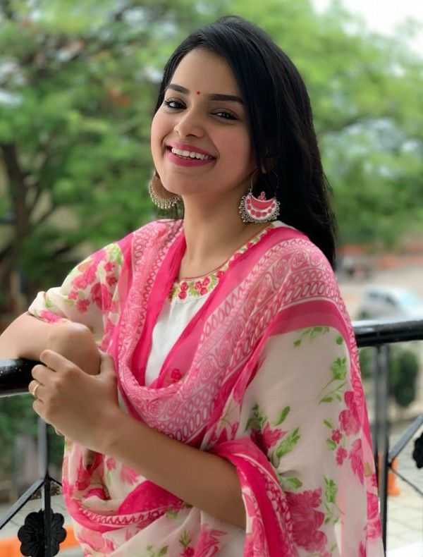 Titeeksha Tawde Actor | Biography Age Personal life