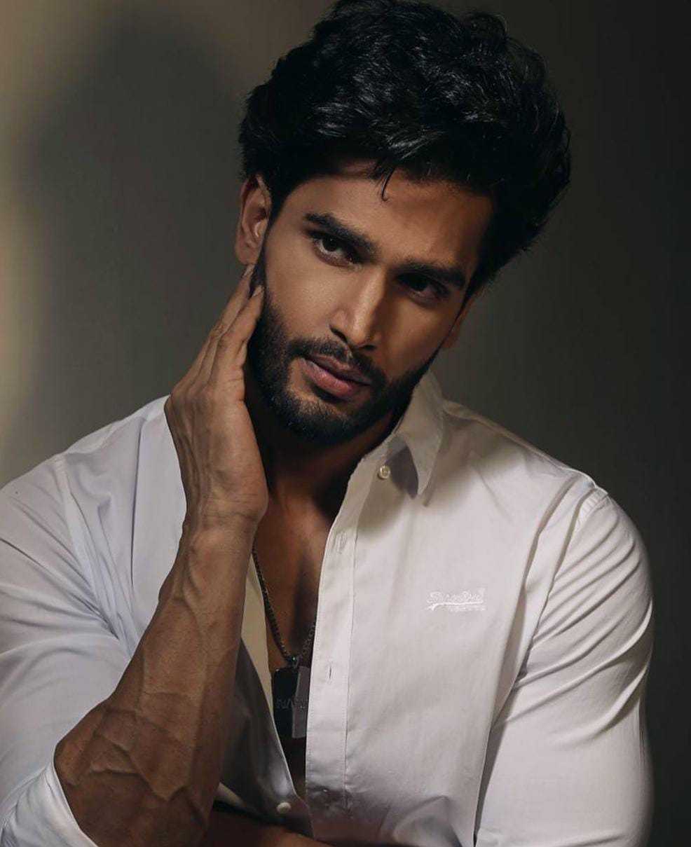 Rohit Khandelwal Model Wife, Height, Age, Movies, Girlfriend