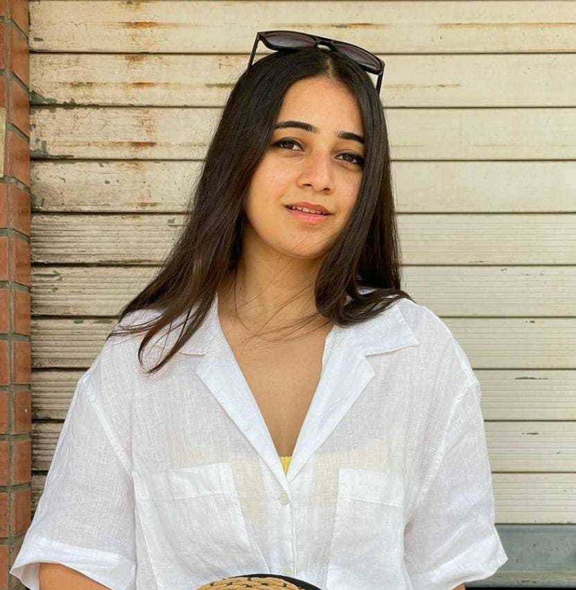 Simran Rautela Influencer - Birthday Age Biography Education