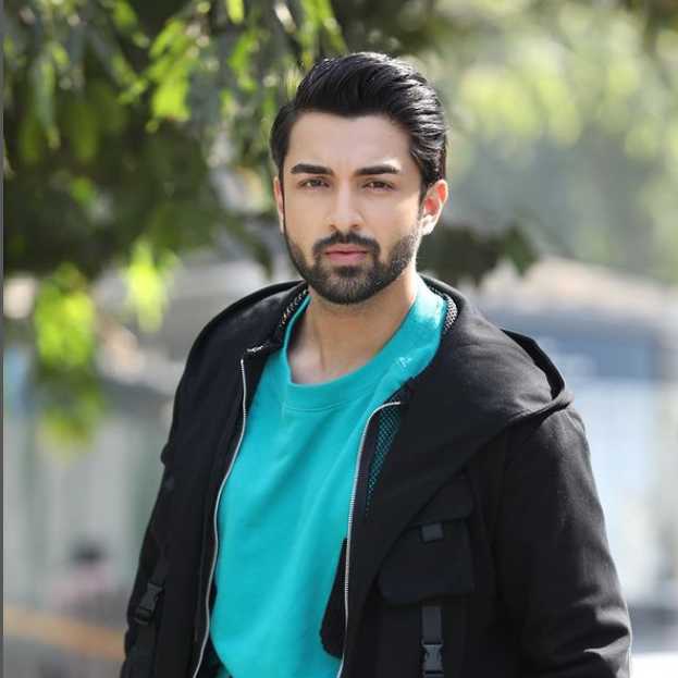 Rohit Suchanti Wife, Age, Girlfriend, Biography, Height