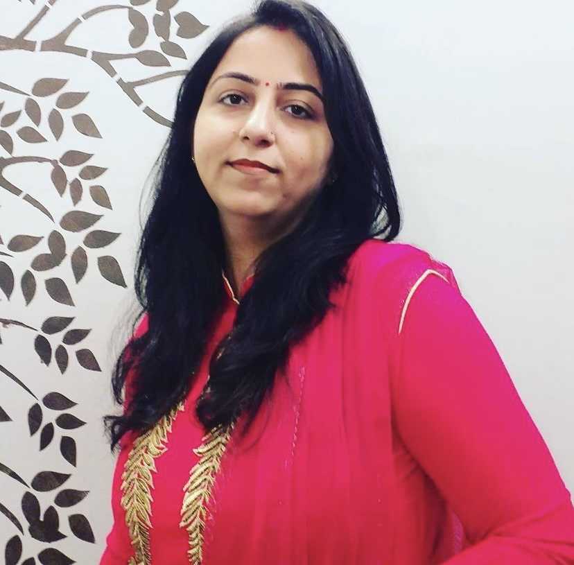 Mona Influencer Movies, Photos, Boyfriend, Age, Husband