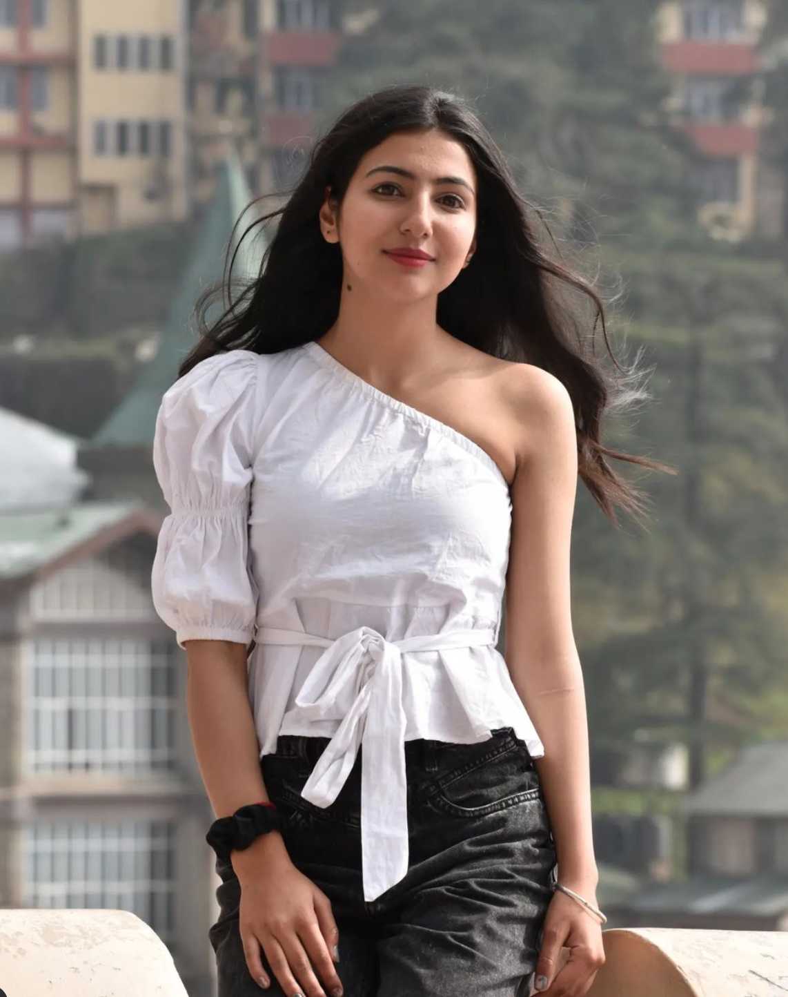 Shaniya Model Influencer | Biography Birthday Age