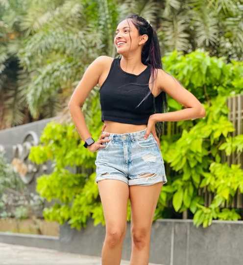 Nishtha Kesarwani Influencers | Age Birthday Biography