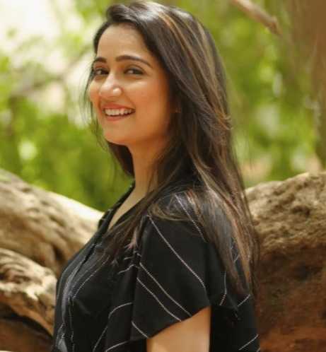 Jhinal Belani Movie Artist | Age Birthday Biography