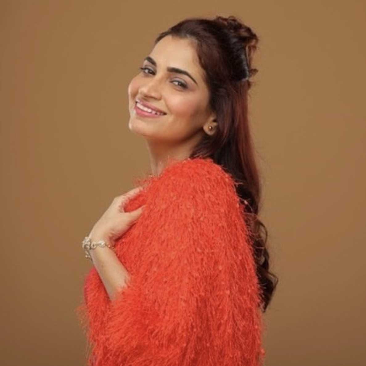 Shruti Pathak Singer Lyricist Birthday Age Instagram