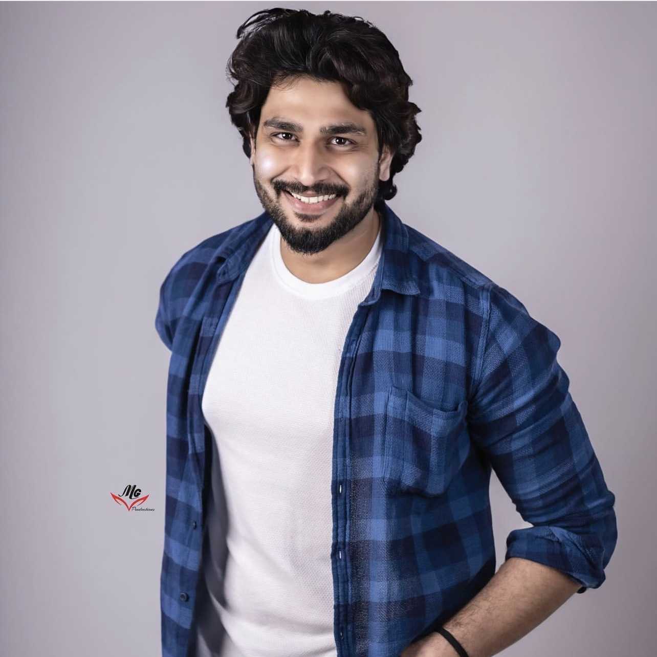 Aditya R Nuniwaal Entertainers | Age Birthday Biography